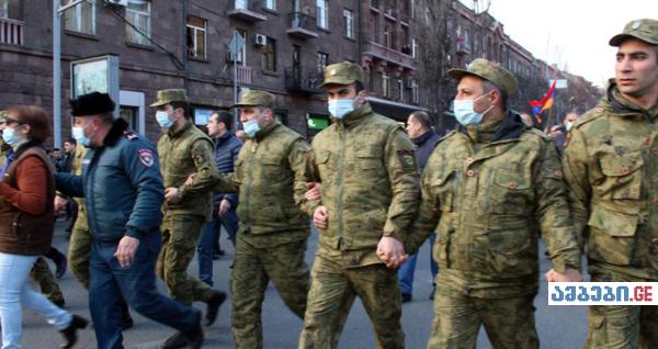 "სამოქალაქო დაპირისპირებამდე, რომელსაც რუსეთი მართავს, ერთი ნაბიჯია ...