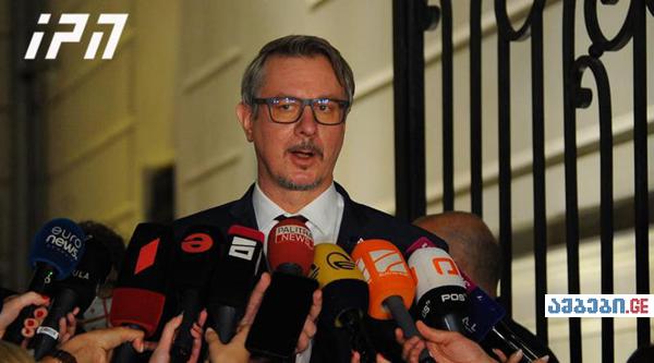 როგორ ეხმაურება კარლ ჰარცელი ნინოწმინდის პანსიონში არსებულ ვითარებას ...