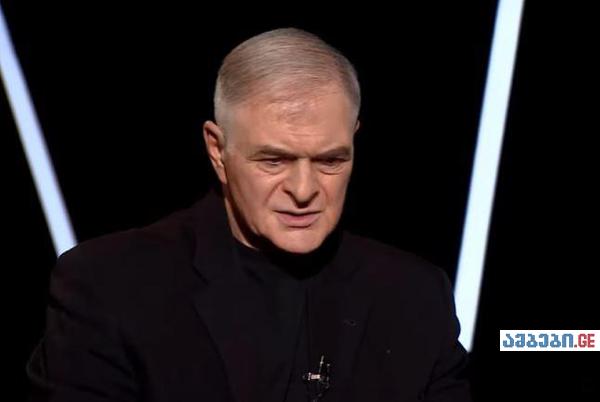 მომვარდა 12 პოლიციელი და ჰაერში ამწიეს გამასამართლეს საკანში ყოფნისას სტრესისგან