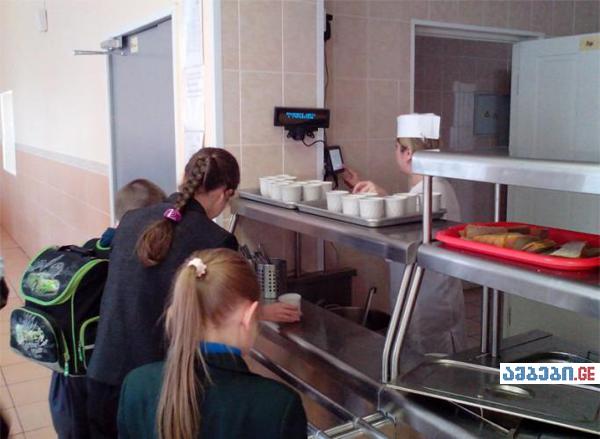 სკოლის ბუფეტების მონიტორინგს მშობლებიც შეძლებენ - რა სიახლეზე ისაუბრა ...
