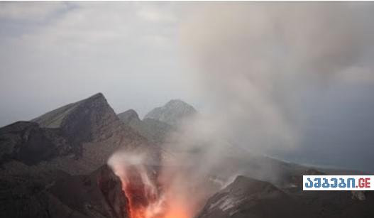იაპონიაში ვულკანი ამოიფრქვა - გამოცხადდა განგაშის მესამე დონე (ფოტოები ...