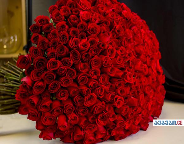 ვარდის თაიგული 1000 ლარი და "გაძვირებული სიყვარული" - რატომ გაძვირდა ...