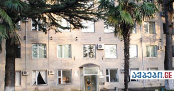 რა ჯდება ლანჩხუთში საკრებულოსა და გამგეობის აპარატის შენახვა | Ambebi.GE