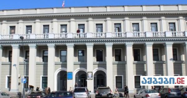 თელავის მერიამ თანამშრომლებზე პრემიის სახით 80 ათასი ლარი გასცა | Ambebi.GE