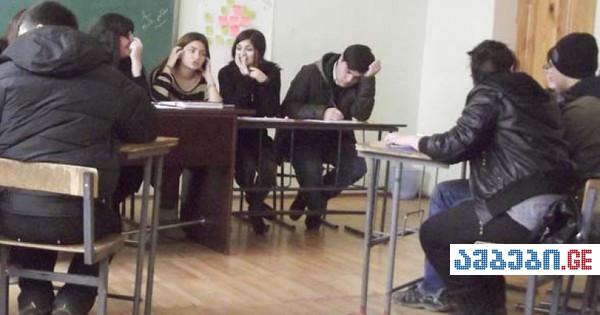 ჭიაურის სკოლის მოსწავლეების მშობლებს შენობის უსაფრთხოება აეჭვებთ ...