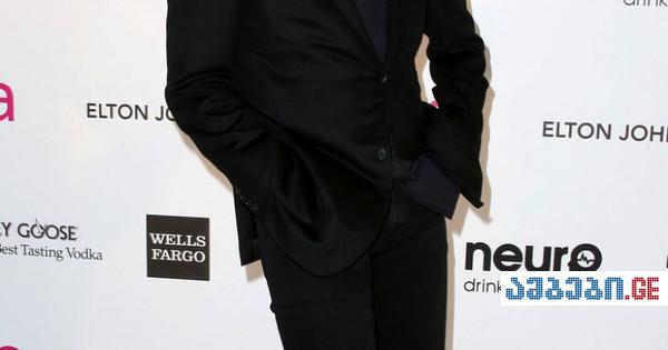 ჯიმ ქერი წვეულებაზე გიგანტური ტერფებით მივიდა | Ambebi.GE