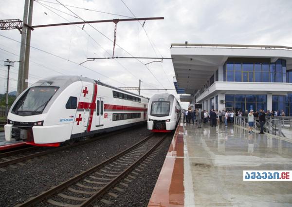 როგორ იმუშავებენ მატარებლები საახალწლო დღეებში | Ambebi.GE