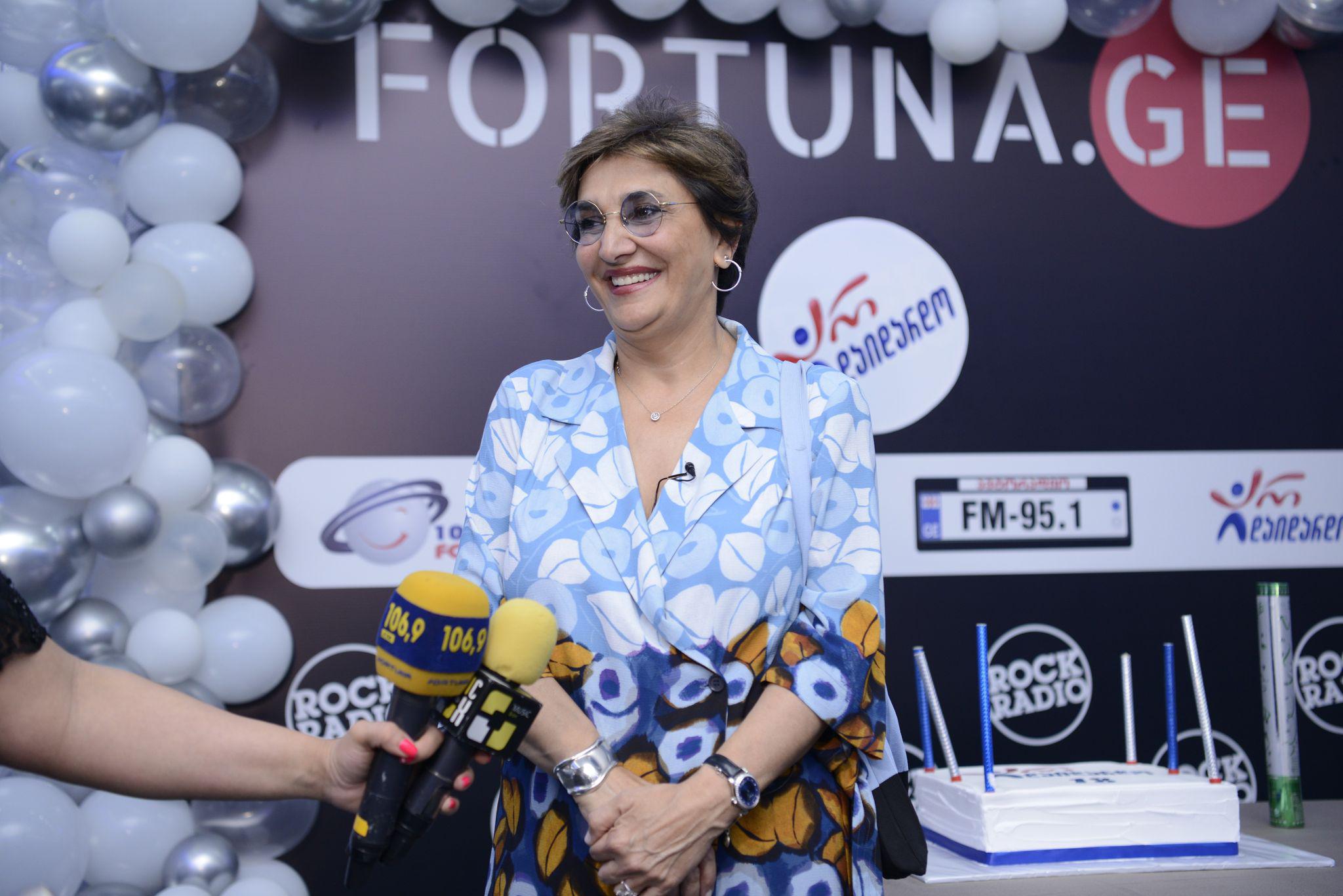 არ დაიდარდო - ხალხის რჩეული რადიო 18 წლისაა | Ambebi.GE