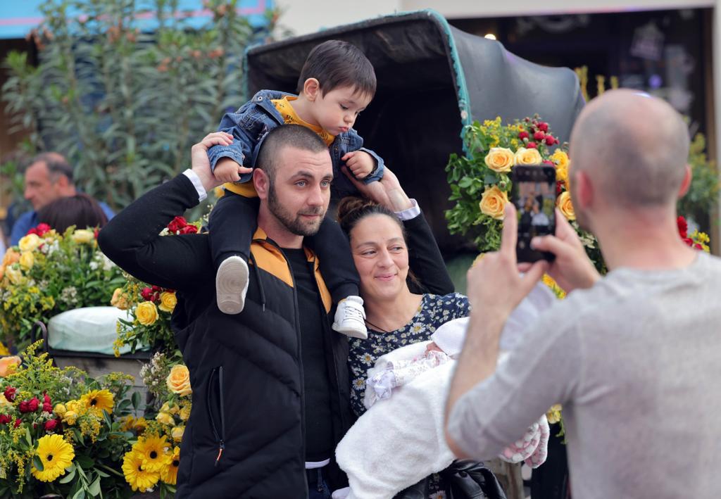 ესპანელი მოცეკვავეების ცეცხლოვანი წარმოდგენა, ეროვნული კერძების ...